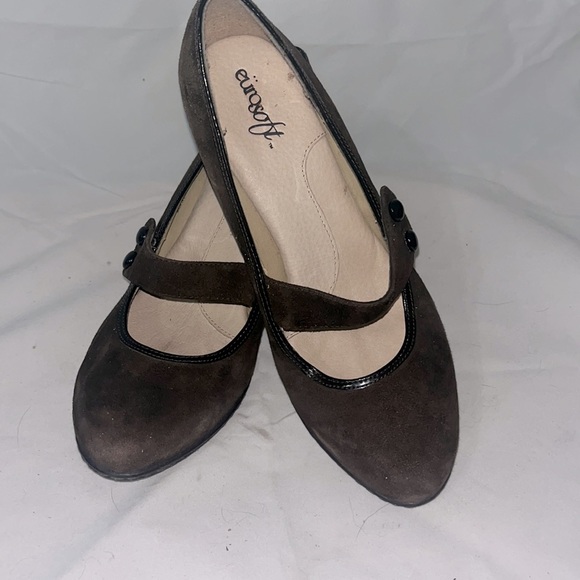 Eurosoft | Shoes | Eurosoft Suade Leather Mary Jane Heels With 3 Heel ...